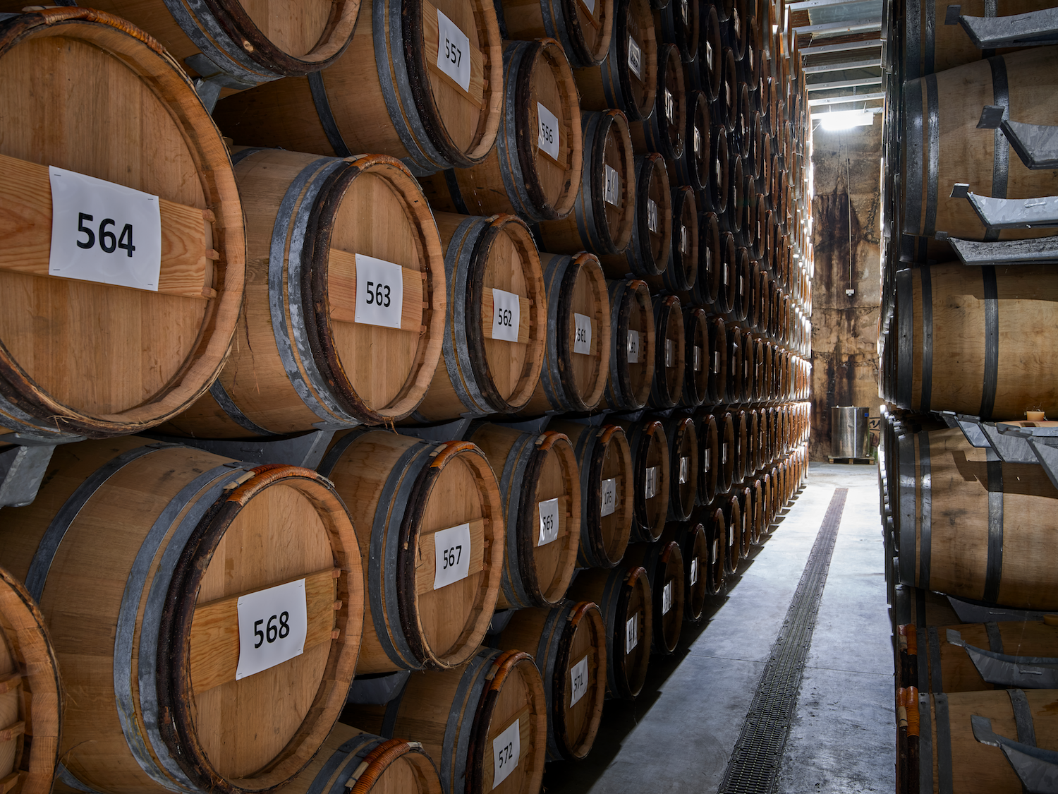 Moon Harbour : Une distillerie de whisky dans un bunker au cœur de ...